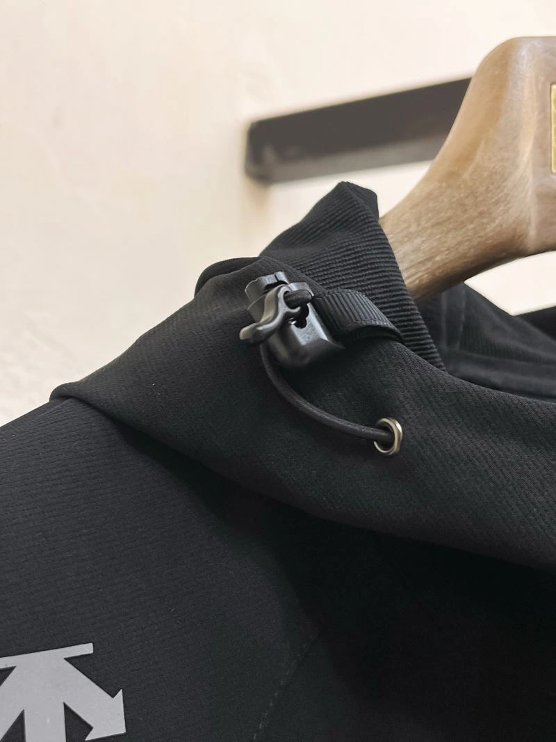 Legit Descente Outwear