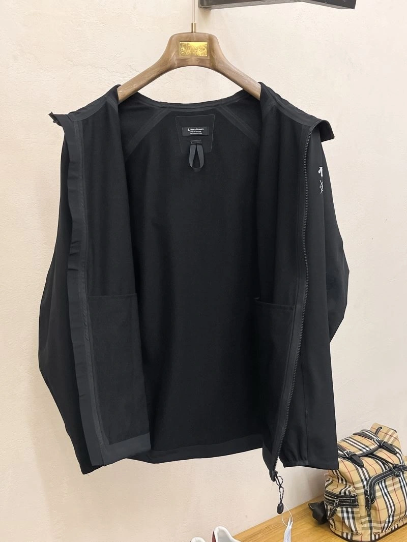 Legit Descente Outwear