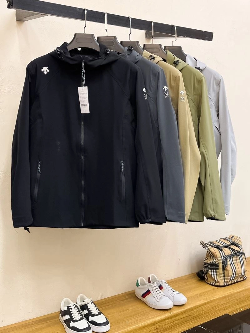 Perfect replica Descente Outwear