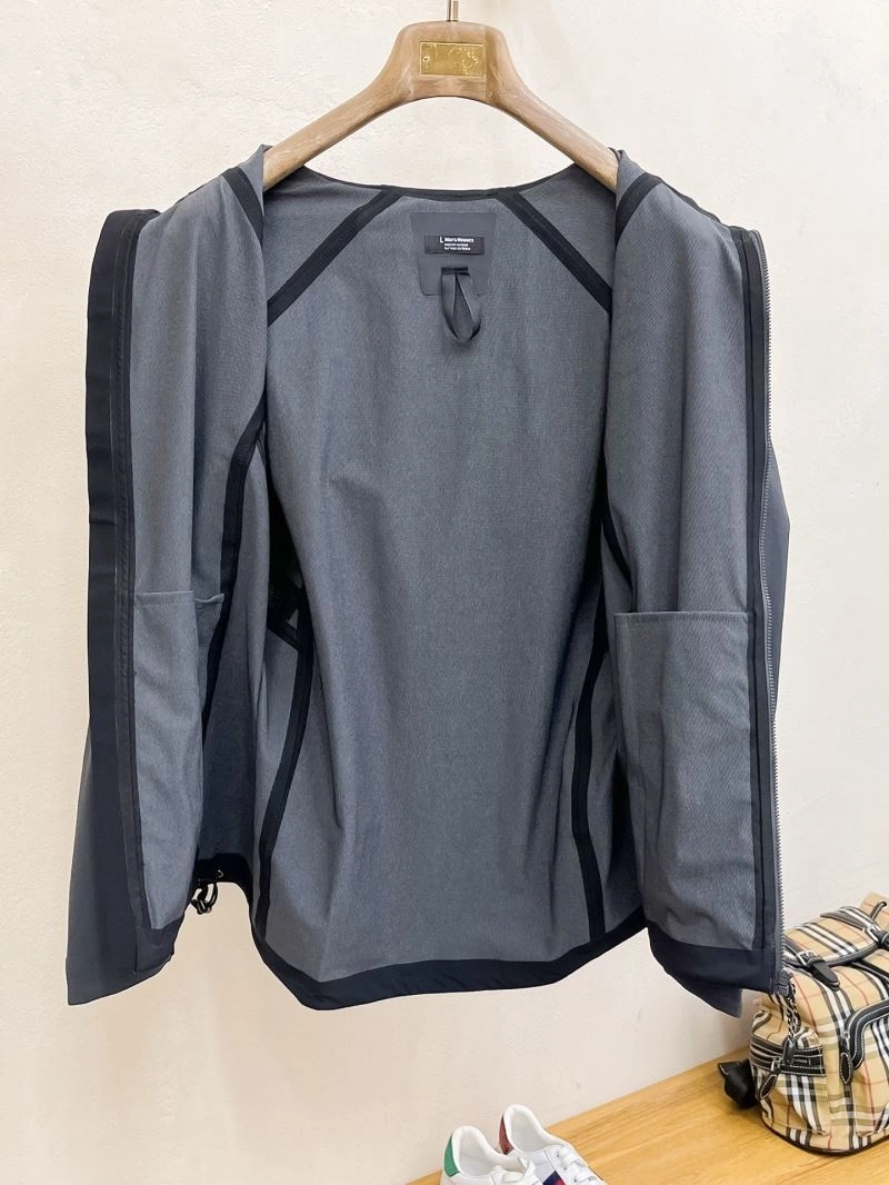 Perfect replica Descente Outwear