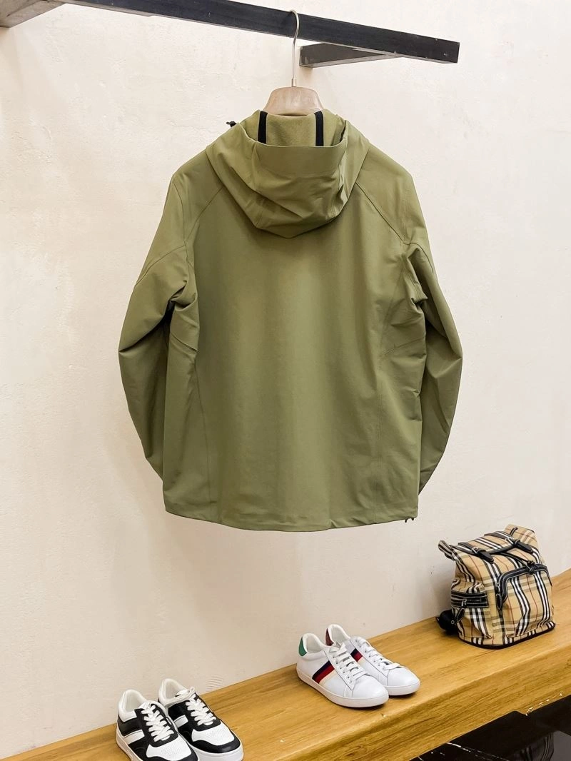 Genuine Descente Outwear