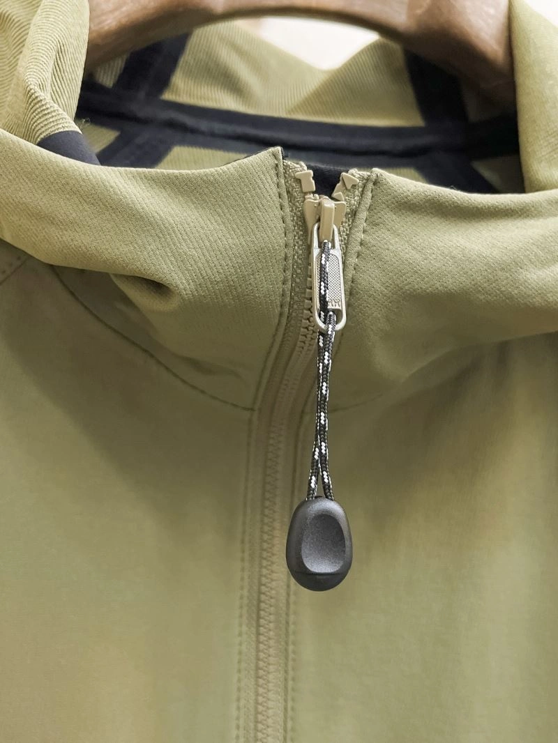 Genuine Descente Outwear