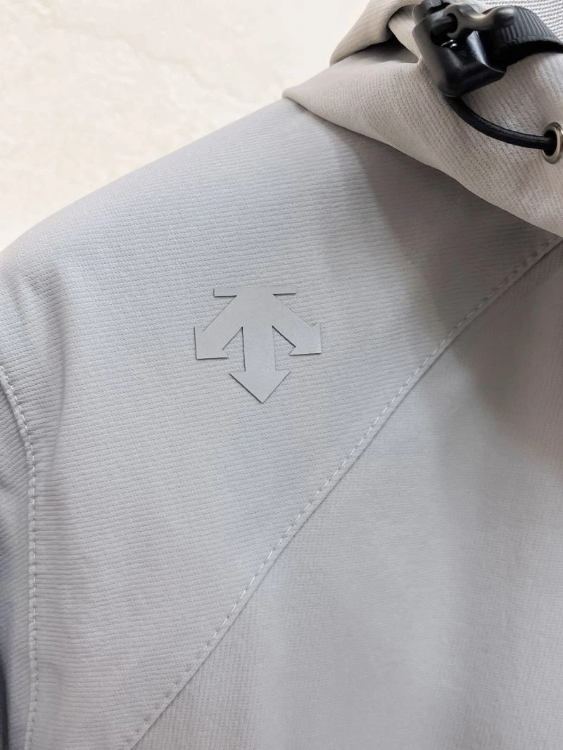 Inexpensive Descente Outwear