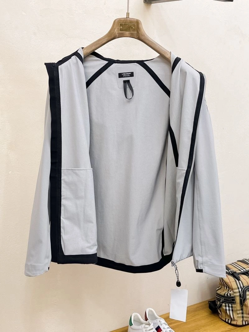 Inexpensive Descente Outwear