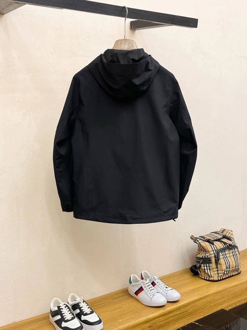 Bargain Descente Outwear