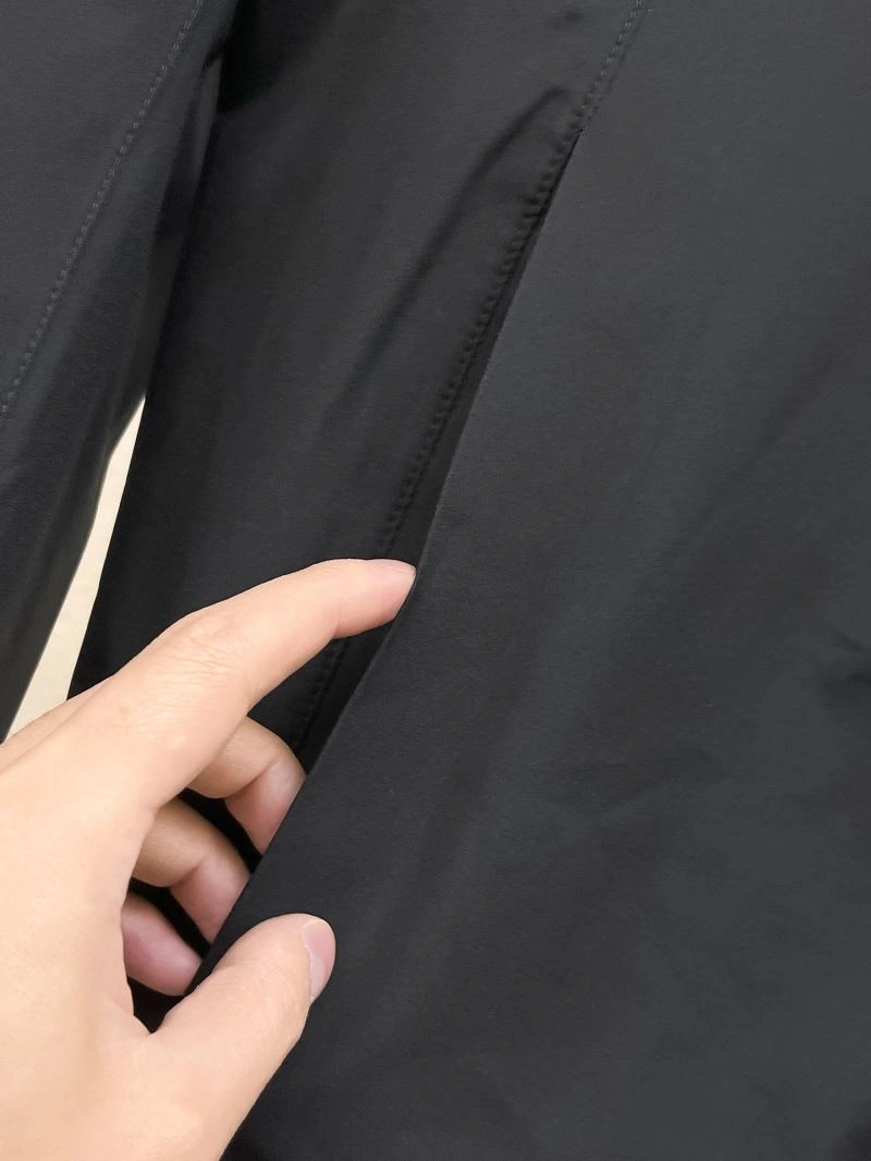 Bargain Descente Outwear