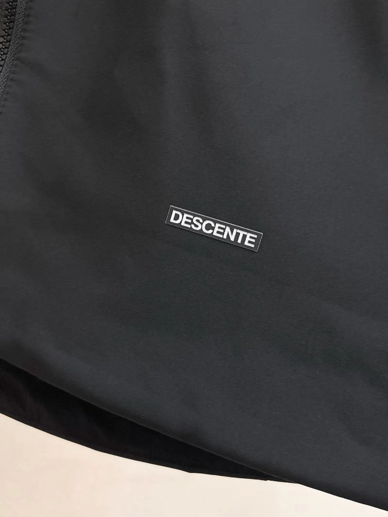 Bargain Descente Outwear
