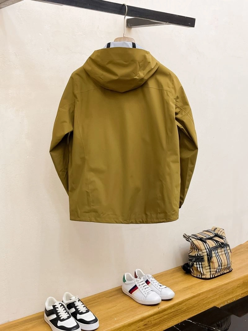 Genuine Descente Outwear