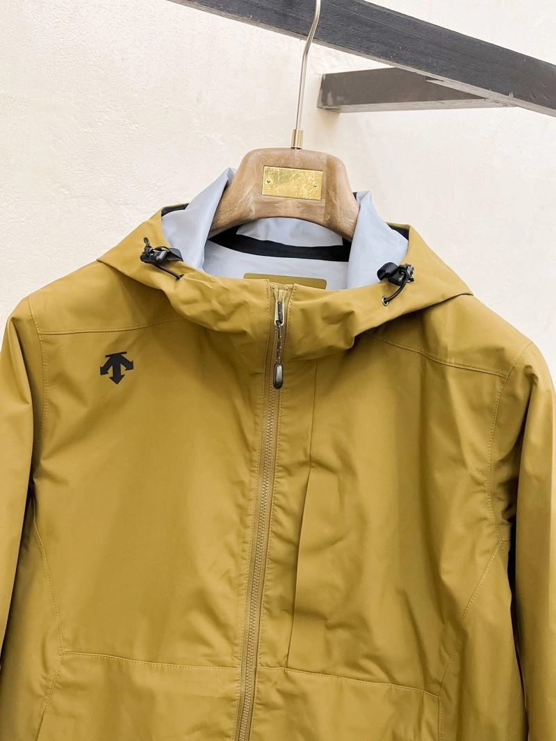 Genuine Descente Outwear
