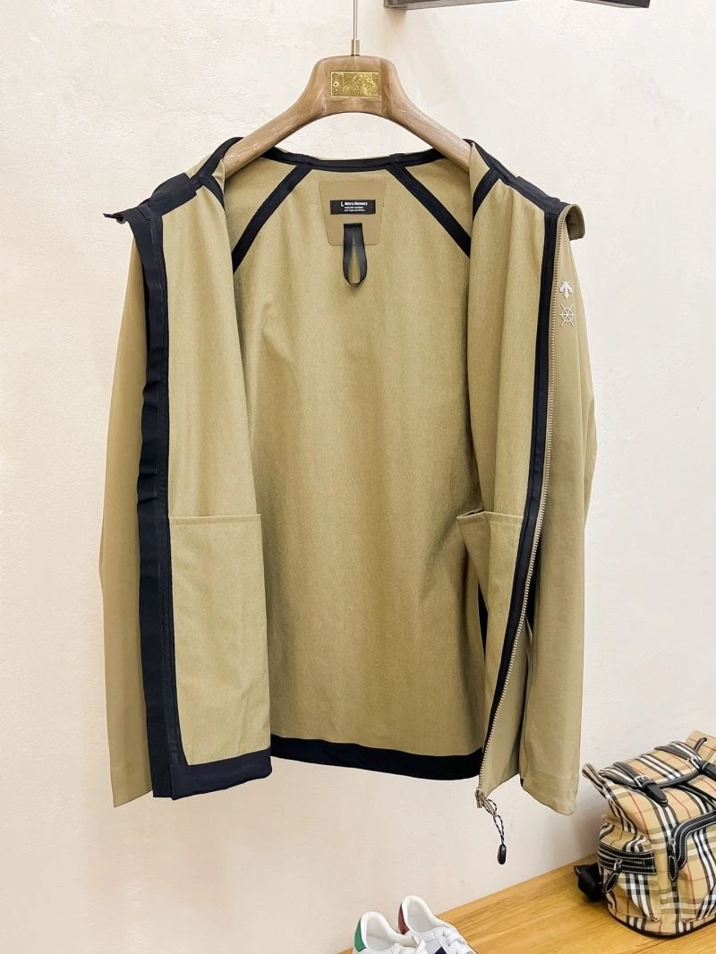 Low-cost Descente Outwear