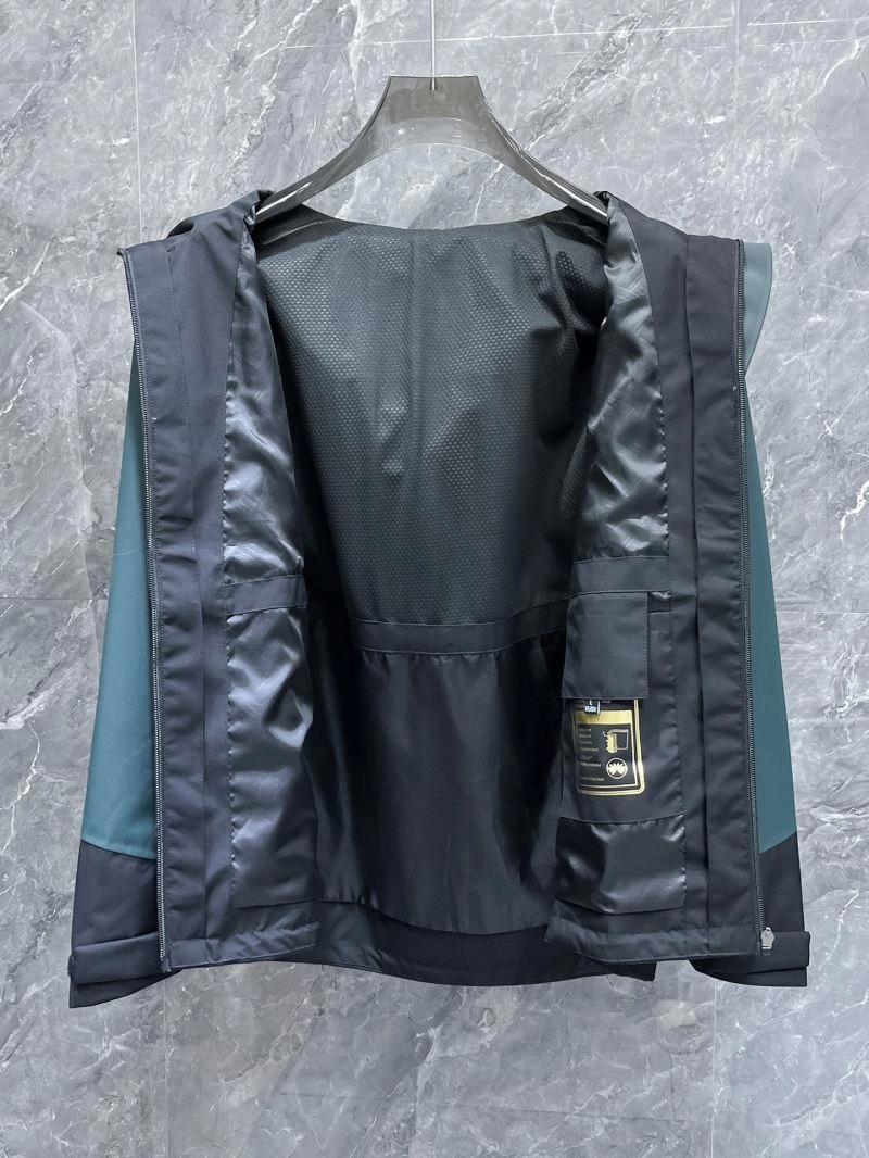 Top match Descente Outwear