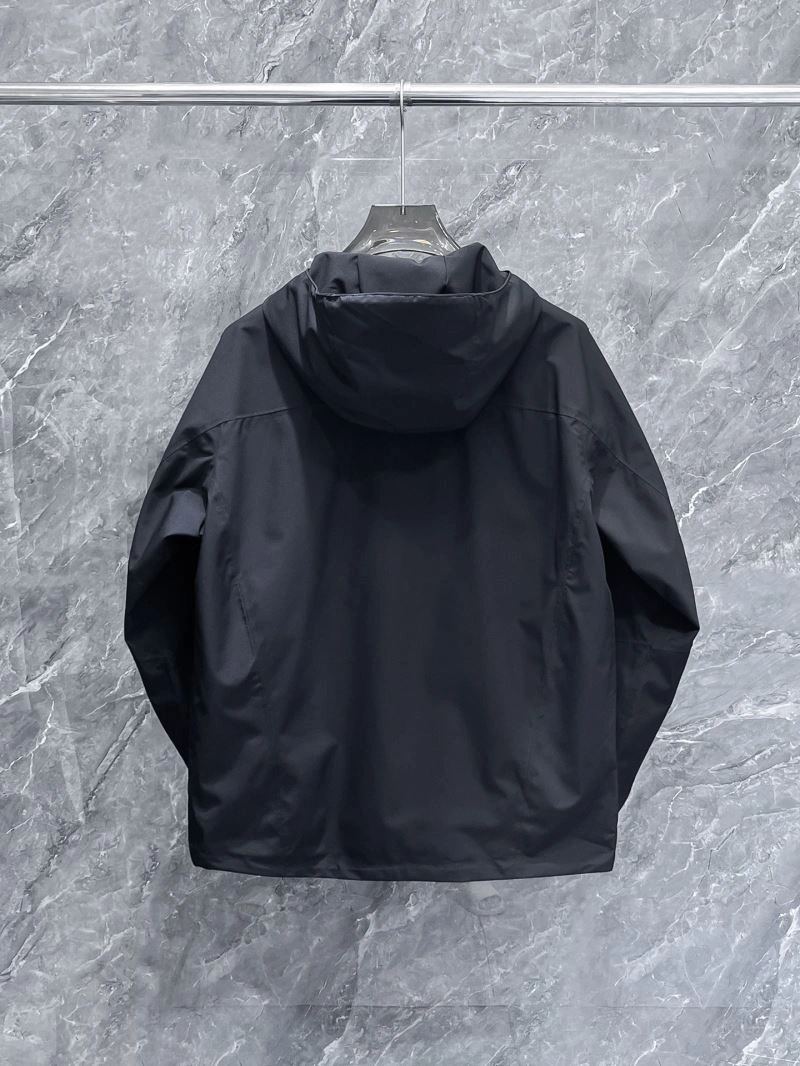 Bargain Descente Outwear