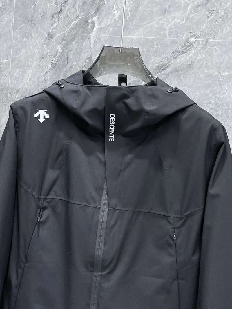 Bargain Descente Outwear