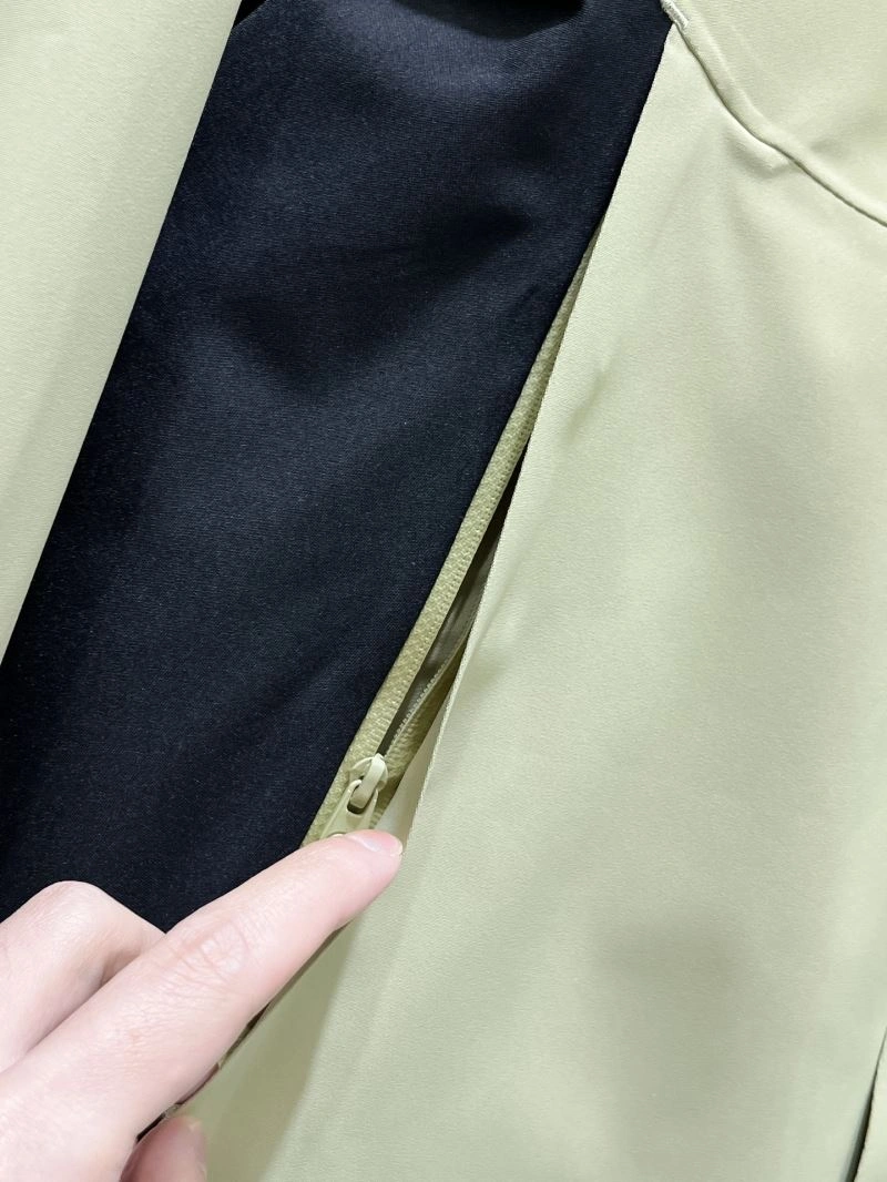 Affordable Descente Outwear