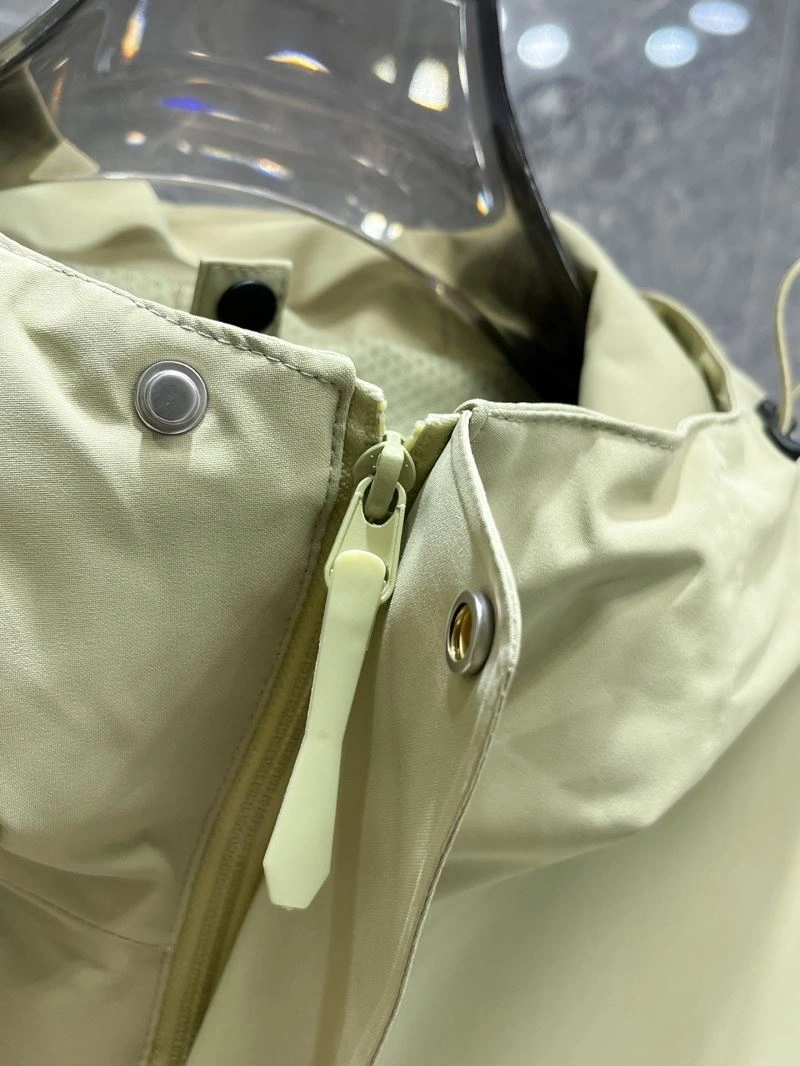 Affordable Descente Outwear