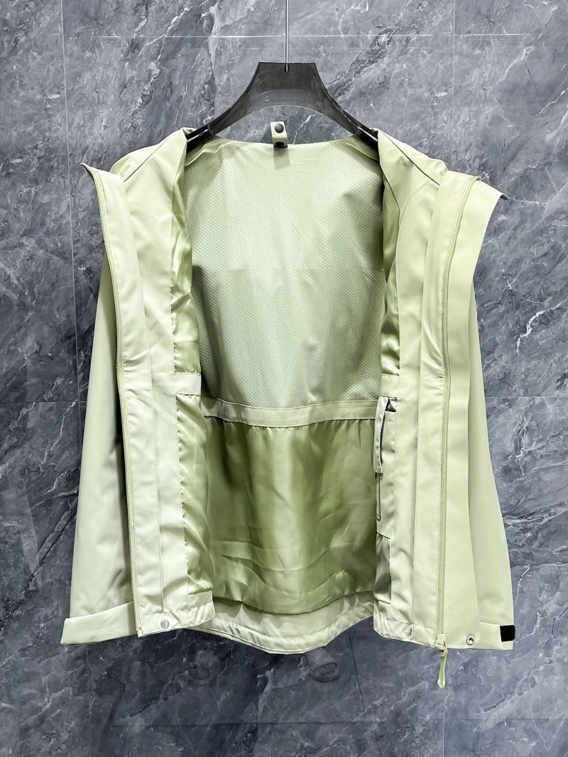Affordable Descente Outwear