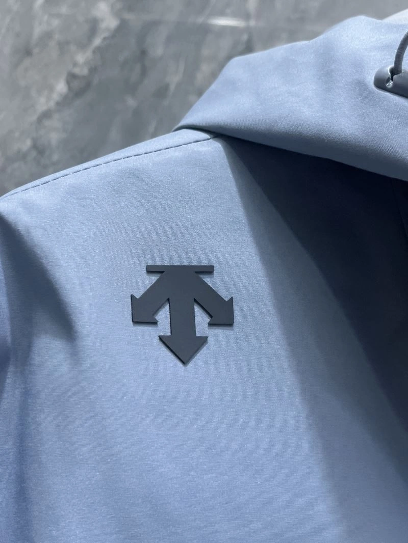 Precise copy Descente Outwear