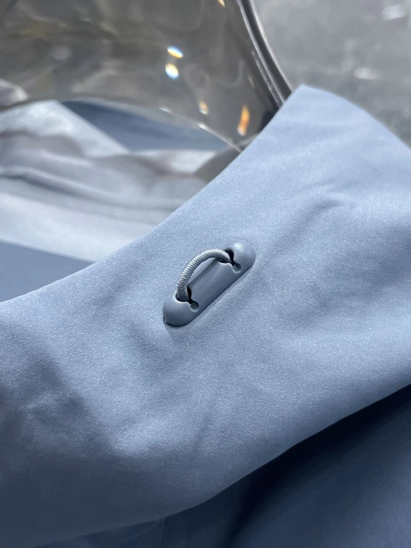 Precise copy Descente Outwear