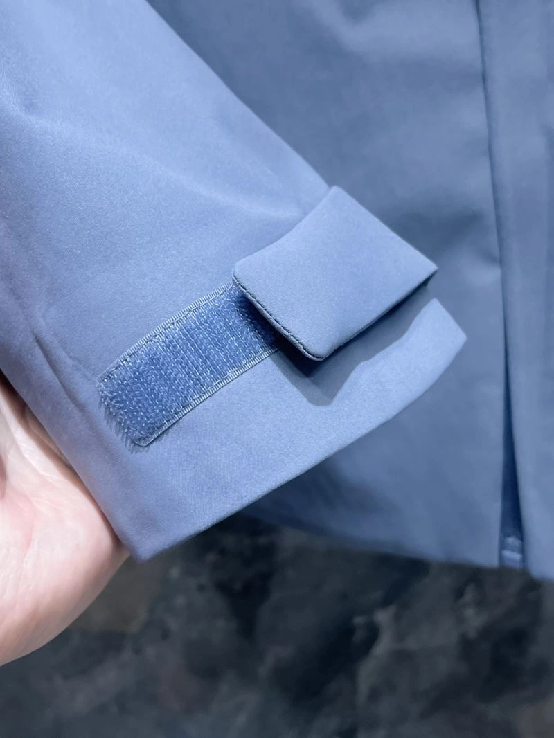 Precise copy Descente Outwear