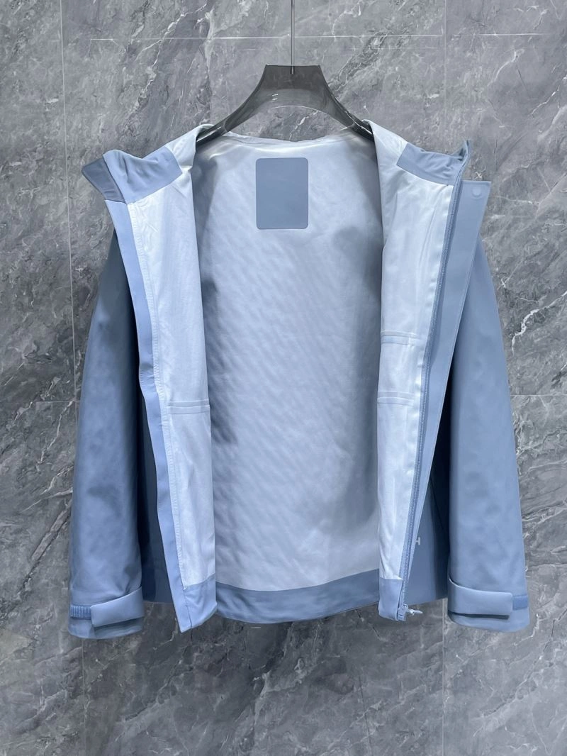 Precise copy Descente Outwear