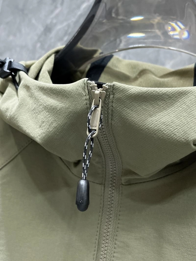 Brand-original Descente Outwear