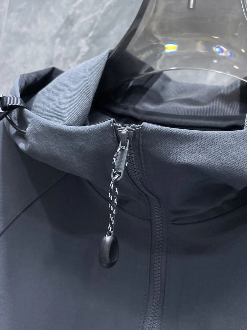 Official Descente Outwear