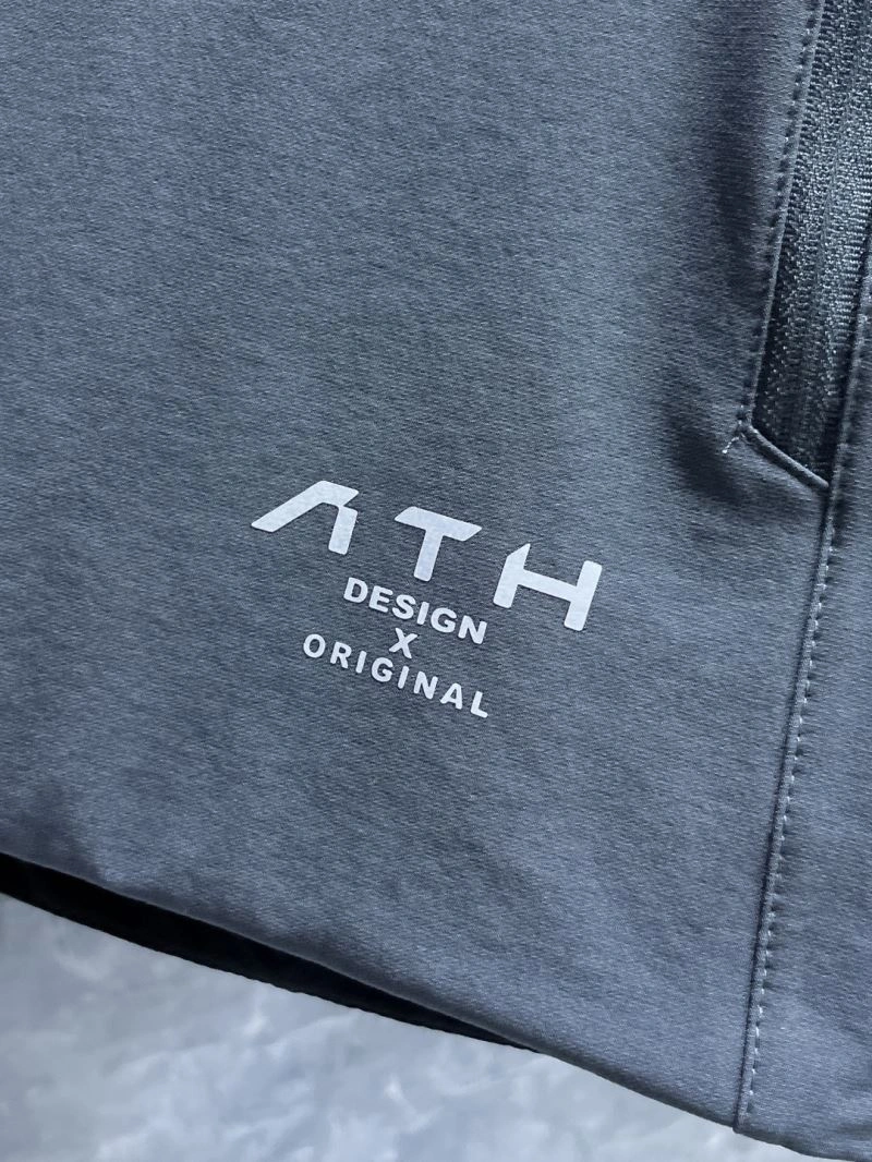 Official Descente Outwear