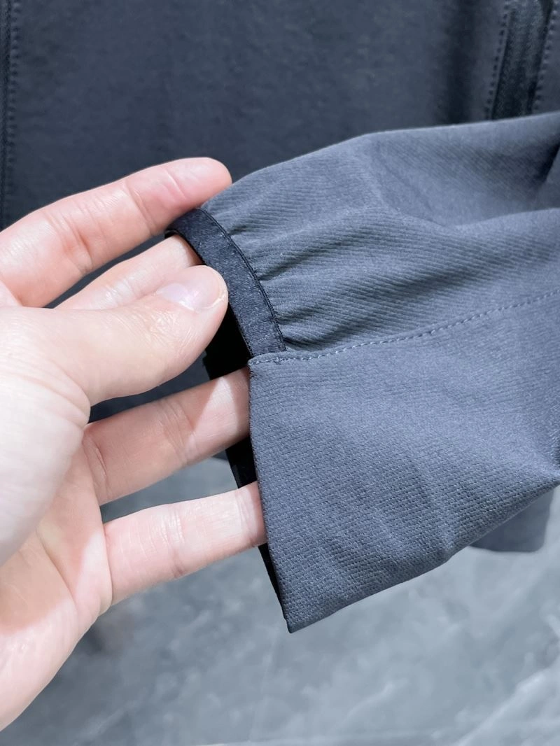 Official Descente Outwear