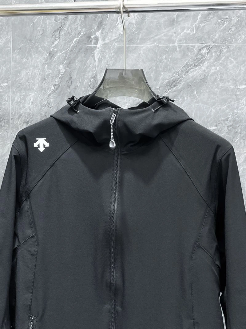 Brand-authenticated Descente Outwear
