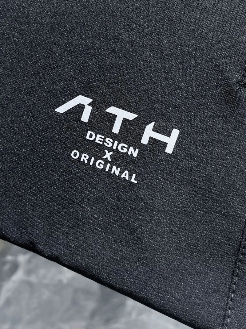 Brand-authenticated Descente Outwear