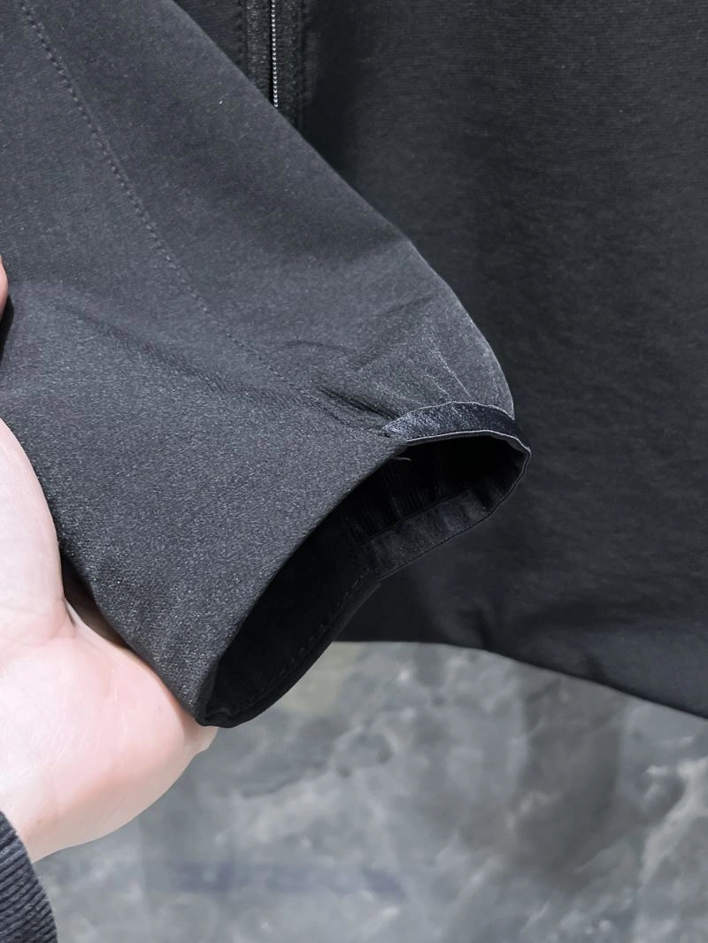 Brand-authenticated Descente Outwear