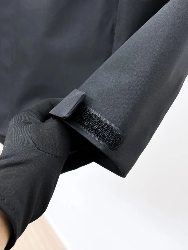 Brand-original Descente Outwear