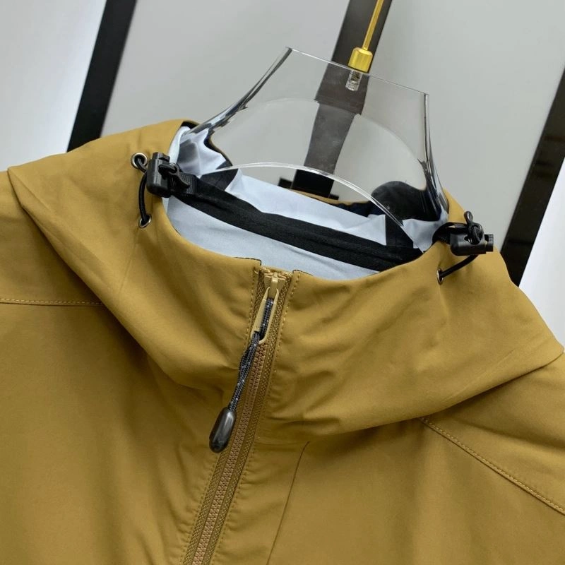 Bargain Descente Outwear