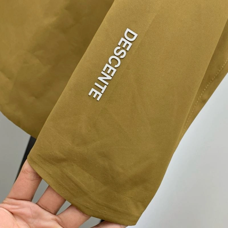Bargain Descente Outwear