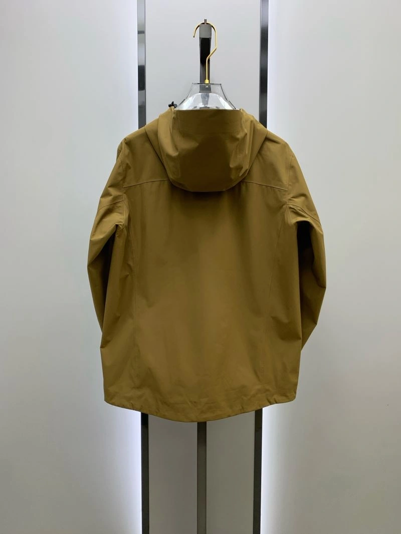 Bargain Descente Outwear