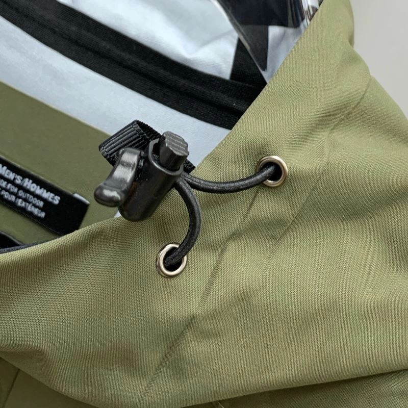Genuine Descente Outwear