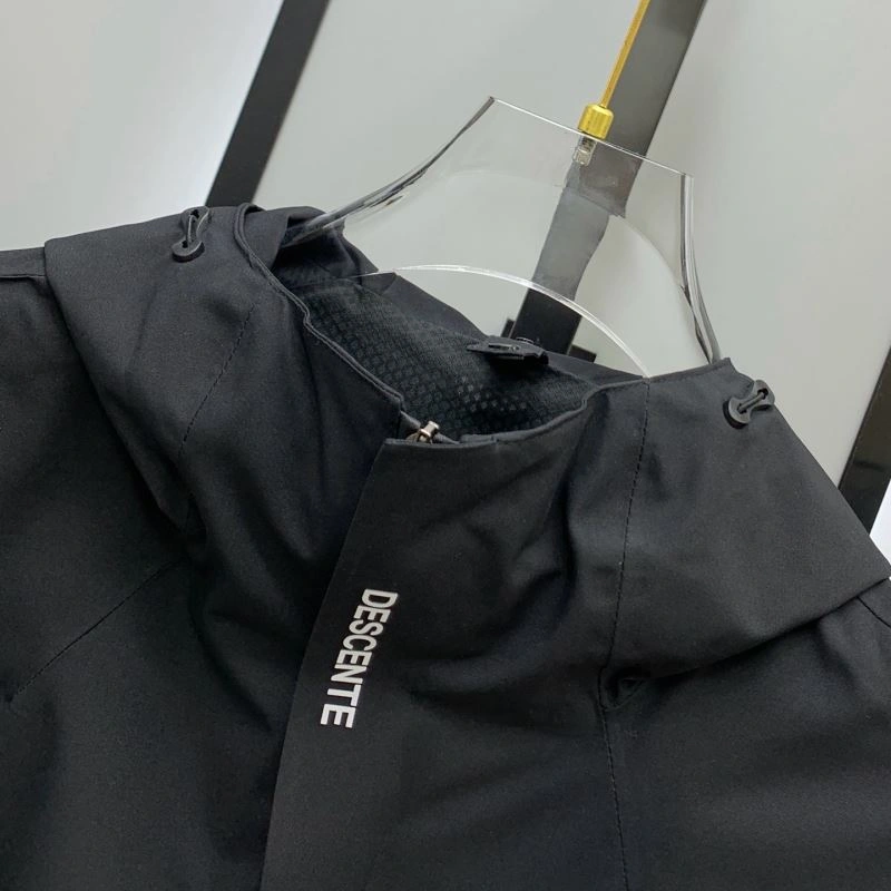 Discounted Descente Outwear