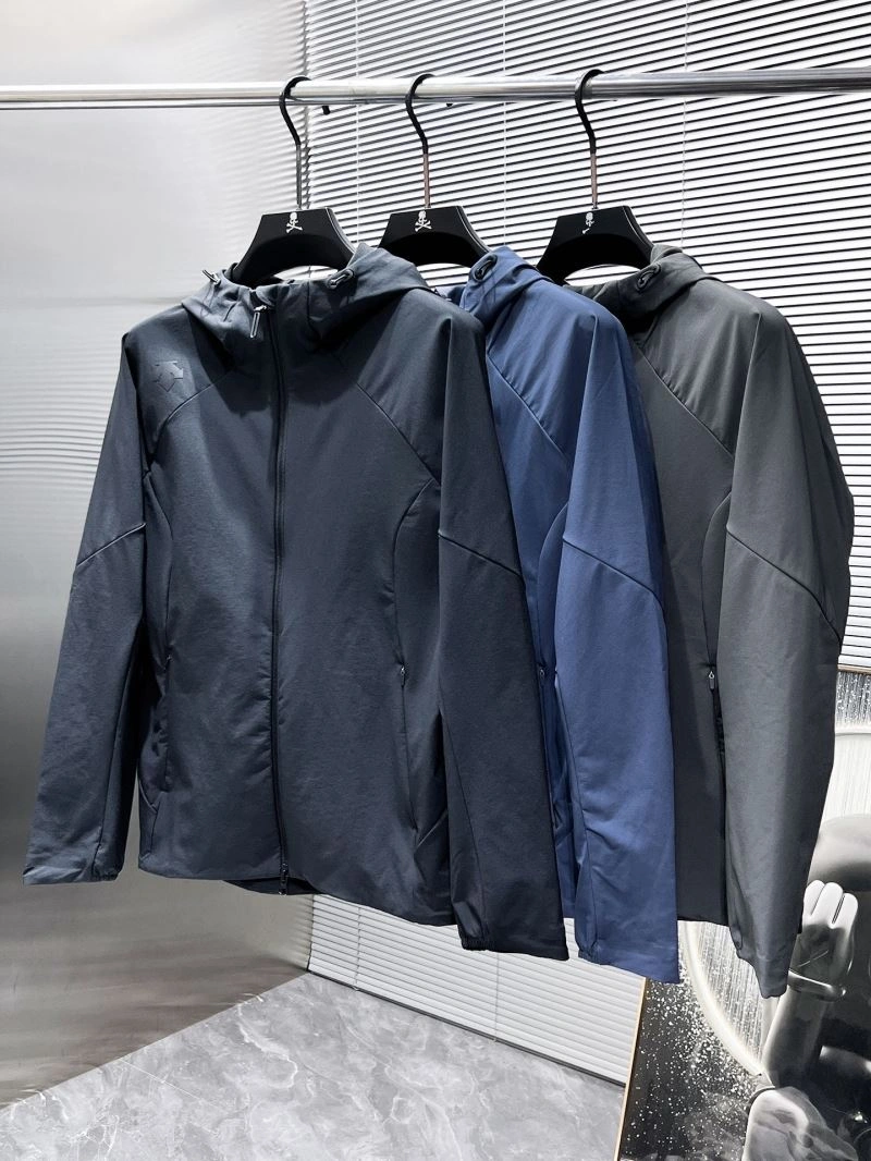 Bargain Descente Outwear