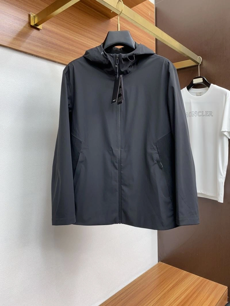 Descente Outwear