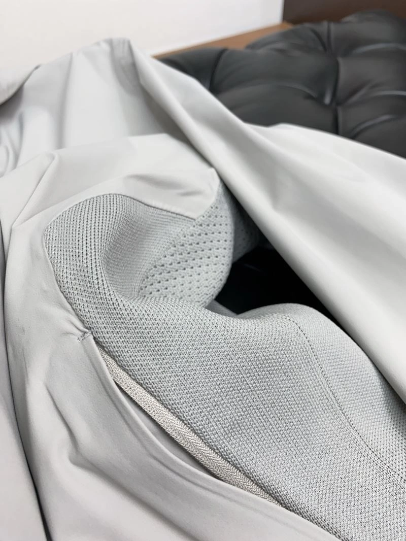 Legit Descente Outwear