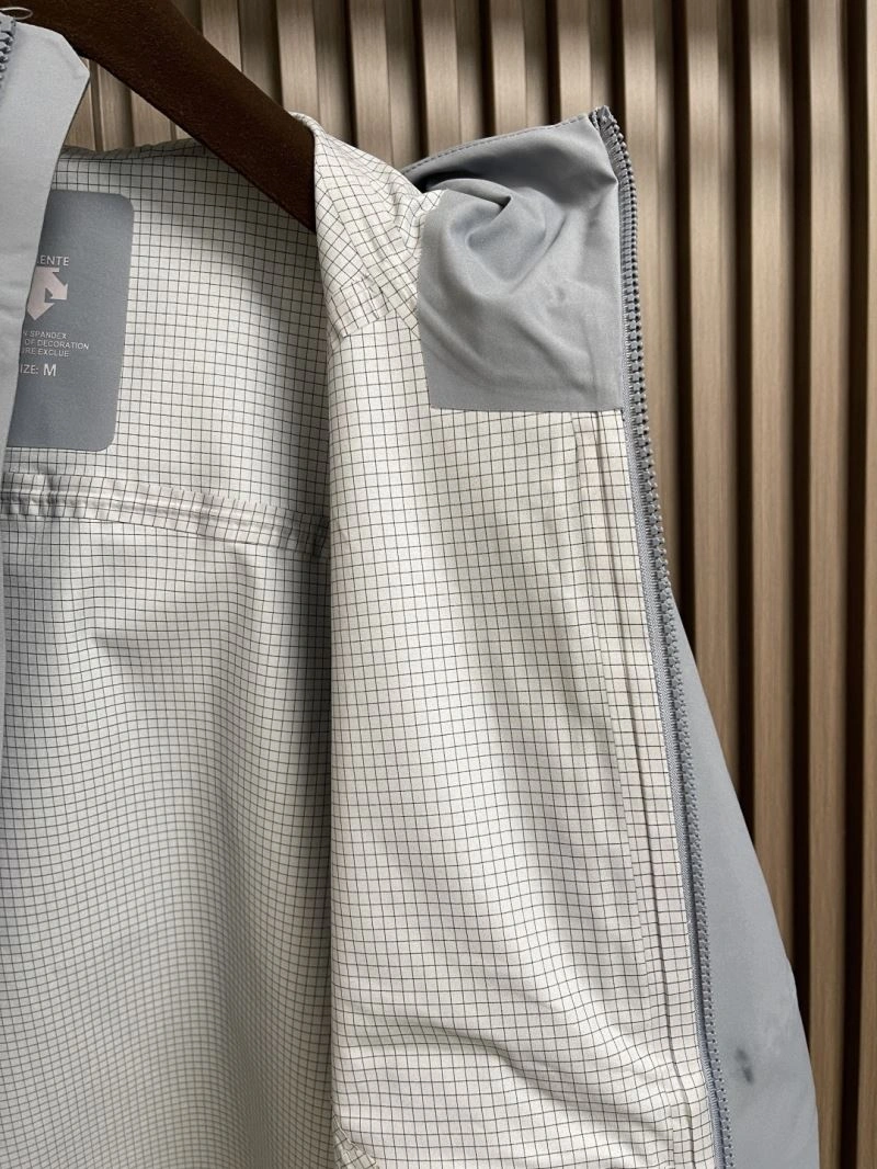 Genuine Descente Outwear