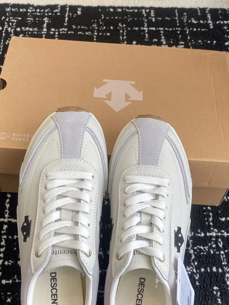 High accuracy Descente Shoes
