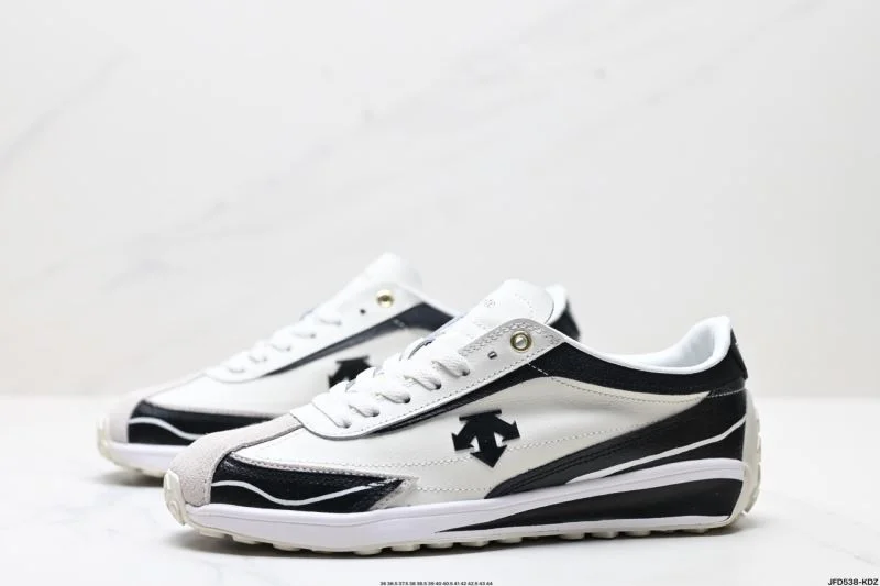 Low-cost Descente Shoes