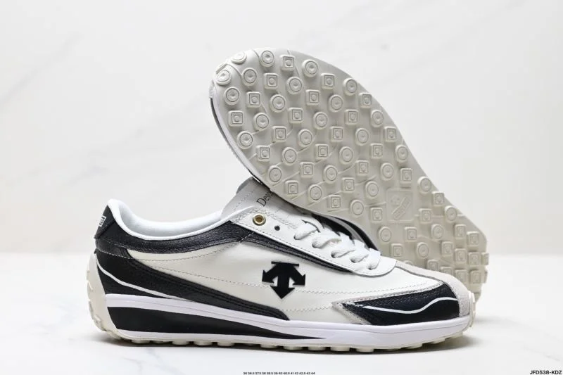 Low-cost Descente Shoes