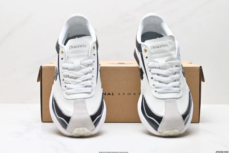 Low-cost Descente Shoes