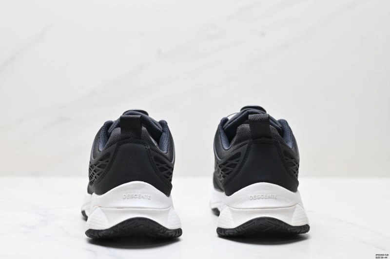 Cut-rate Descente Shoes
