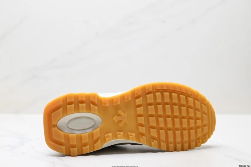 High fidelity Descente Shoes