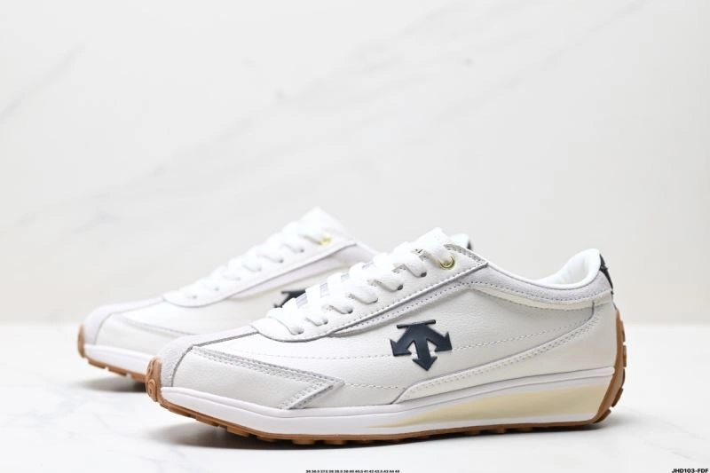 1:1 copy Descente Shoes