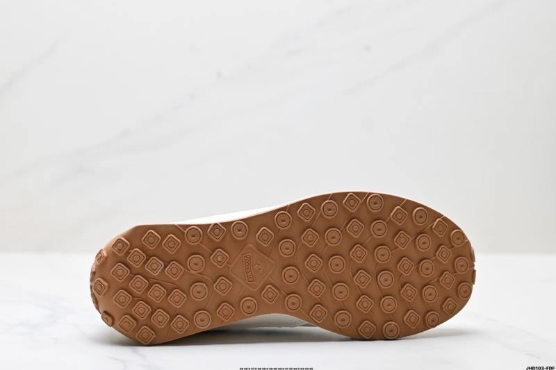 1:1 copy Descente Shoes