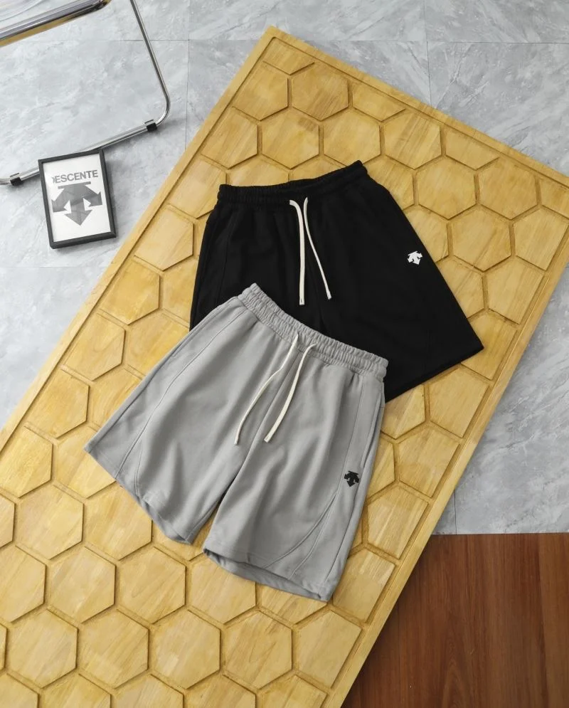 High accuracy Descente Short Pants